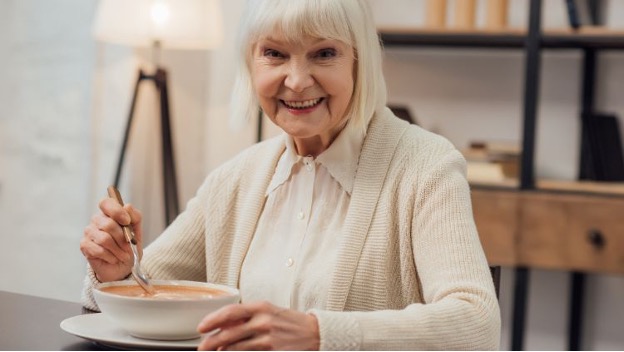 This Eating Pattern Can Be A First Sign Of Dementia