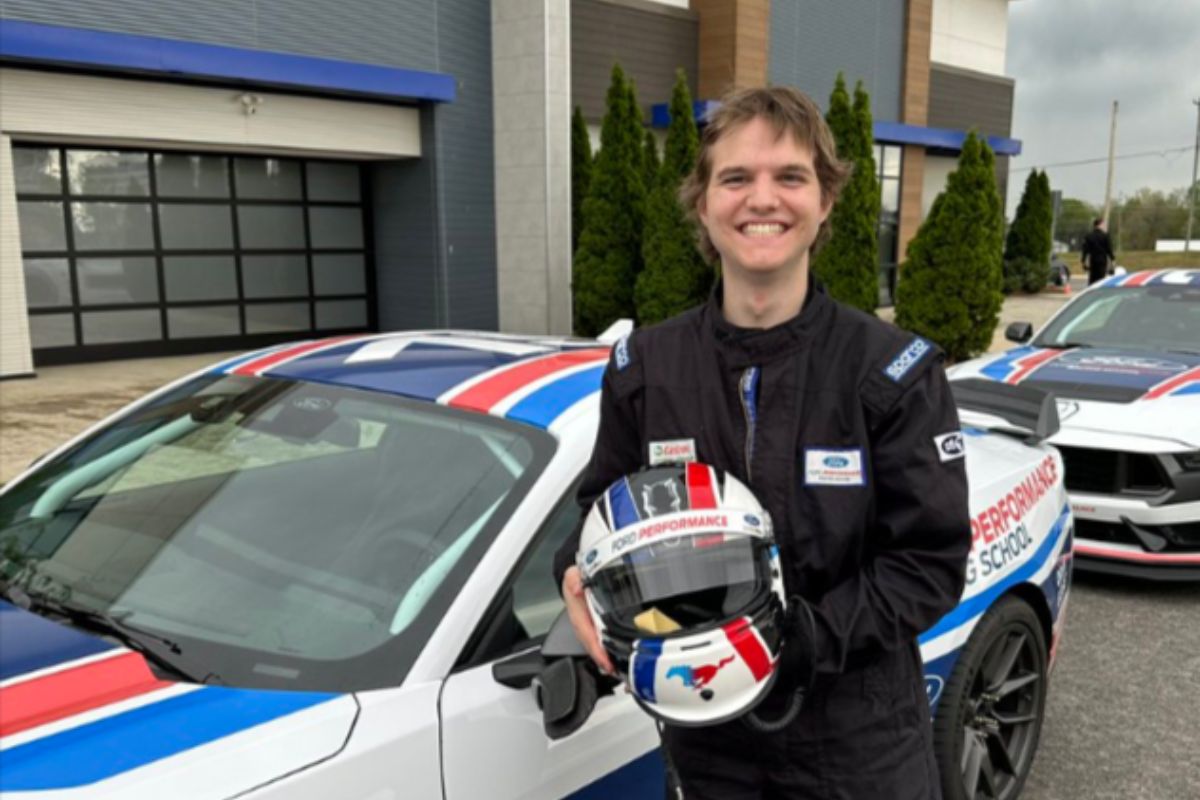 Teen Passed Away From Cancer Months After Ford CEO Grants Him Pure ...