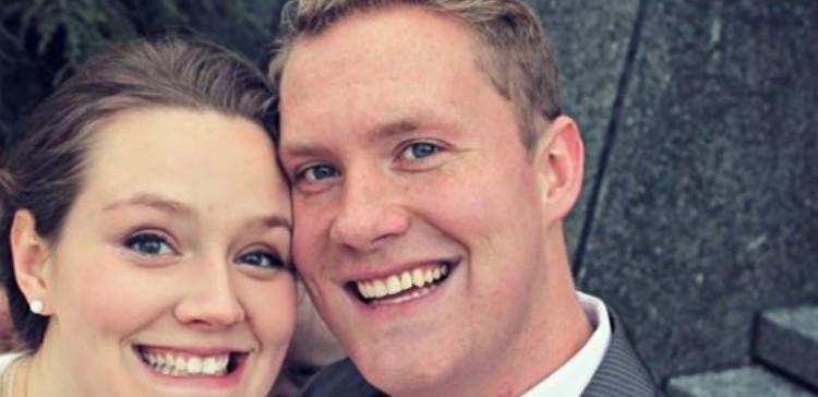 Couple Gets Creeped Out by Strange Presence in Their Wedding Photo